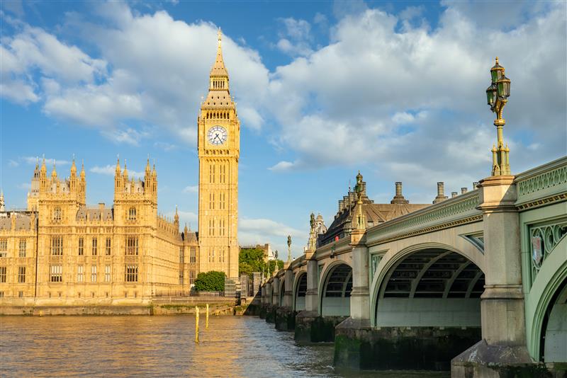 Governing under pressure: Eight significant forces that will shape UK ...